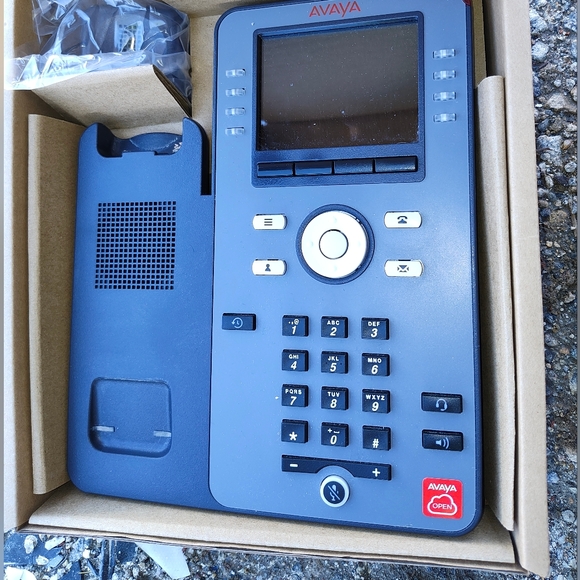 Cell Phones & Accessories | Avaya Office Phone With Display Black And ...